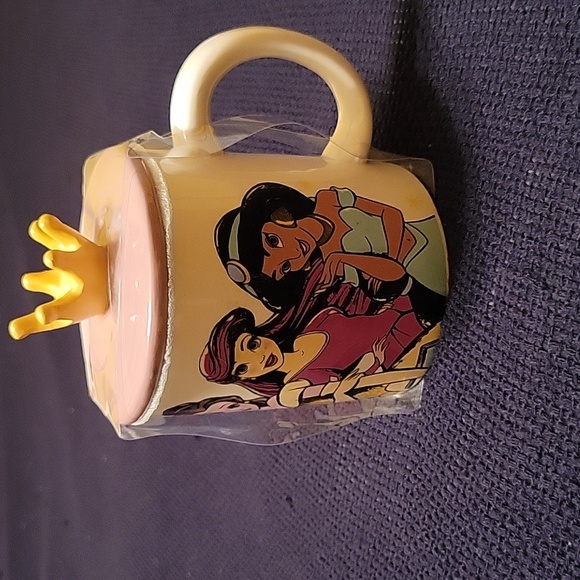 Disney | Kitchen | Nwt Disney Princesses Mug Wlid That Has A Crown On ...